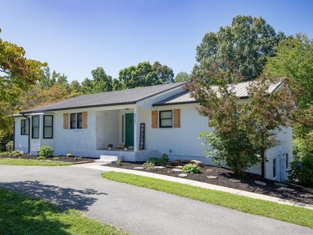 2727 Old Salem Dr, Cookeville, TN 38506