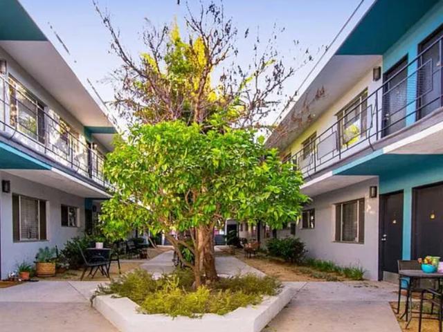2727 Abbot Kinney Apartments, Venice CA
