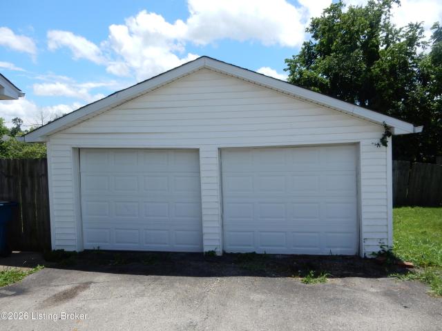 2727 E Highway 44