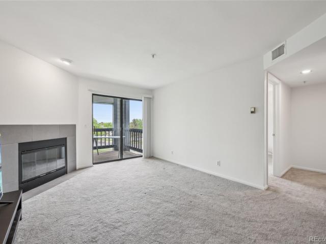 2727 Folsom Street # 303