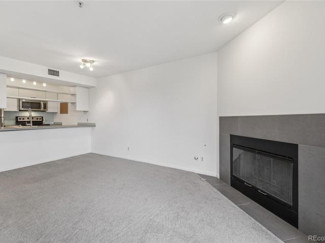 2727 Folsom Street # 303
