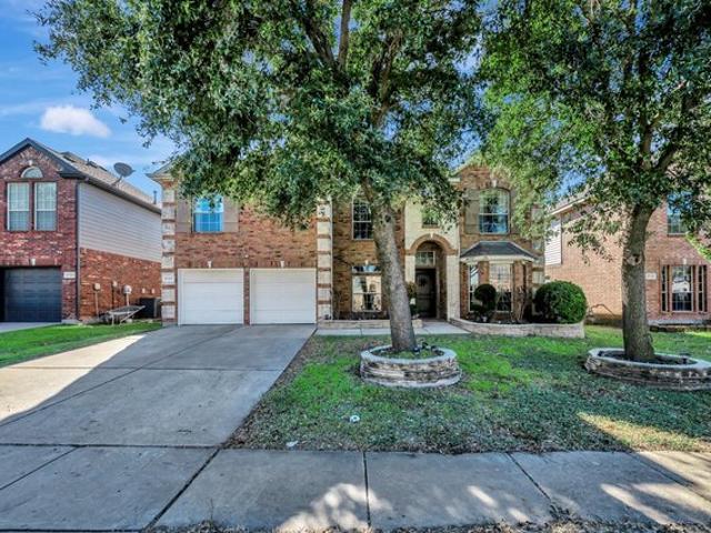 2727 Gillespie Ct, Grand Prairie, TX 75052