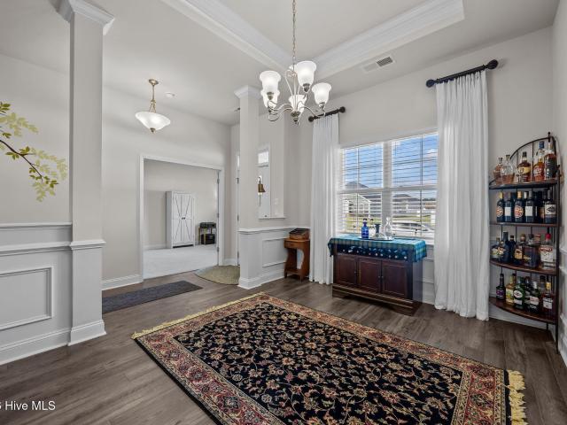 2727 Luna Lane