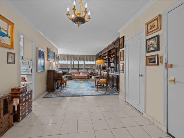 2727 PALISADE Avenue 8H