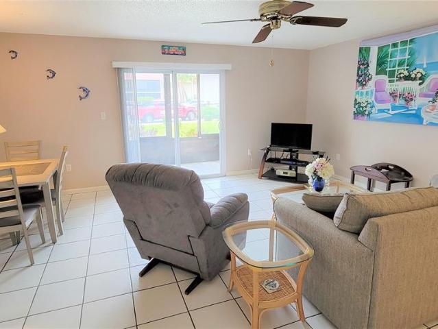 2727 75th St W, Unit 7A2, Bradenton, FL 34209 | MLS #A4684