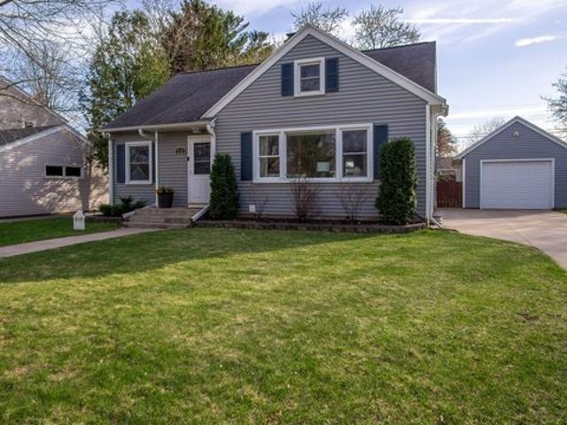 2728 Clark Pl, Eau Claire, WI 54701