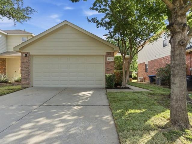 2729 Mountain Lion Dr, Fort Worth, TX 76244