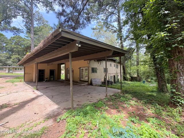2729 E Benwood Drive