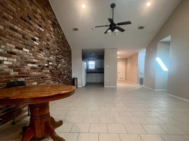 2729 Greenbriar Drive