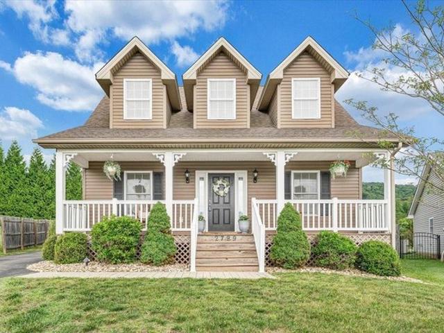 2729 Paddington Station Ln, Vinton, VA 24179