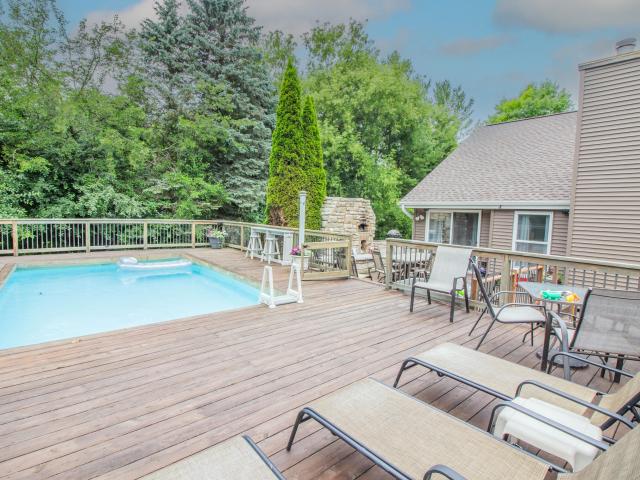 2729 Pleasant Valley Rd
