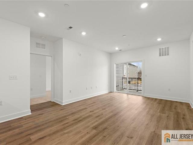 27205 Radford Ct, Monroe Township, NJ 08831 | MLS #2661 M