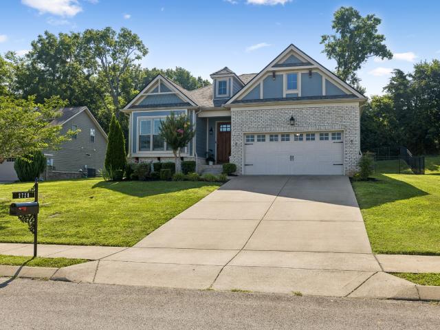 2720 Nottingham Dr
