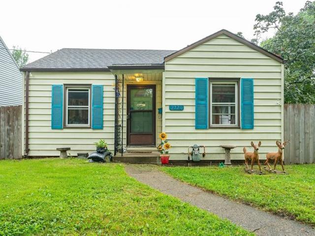 2720 Bowdoin St, Des Moines, IA 50313