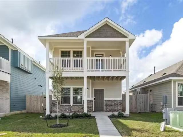 2720 Brand Iron Dr, San Marcos, TX 78666
