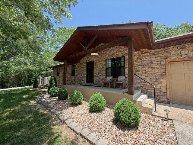 2720 Jennifer Dr, West Plains, MO 65775