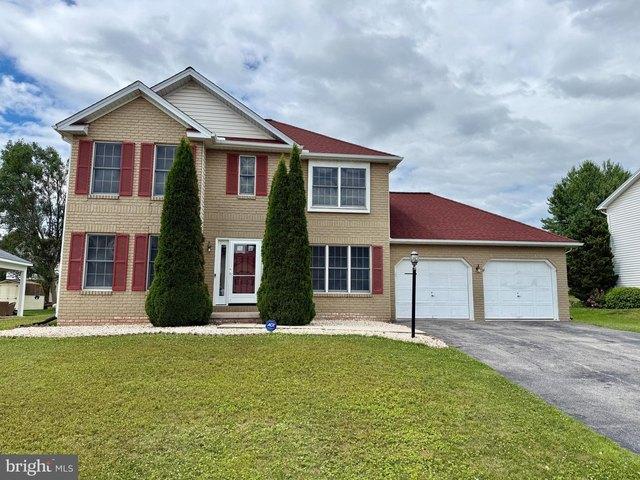 2720 Sparrow Dr, York, PA 17408