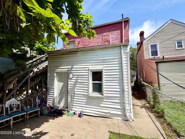 2720 W Chestnut St 2