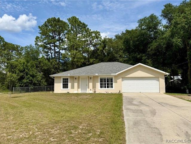 2720 W Royal Palm Dr, Citrus Springs, FL 34434