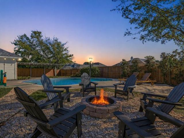 2720 Wild Grove Ln, Lancaster, TX 75146