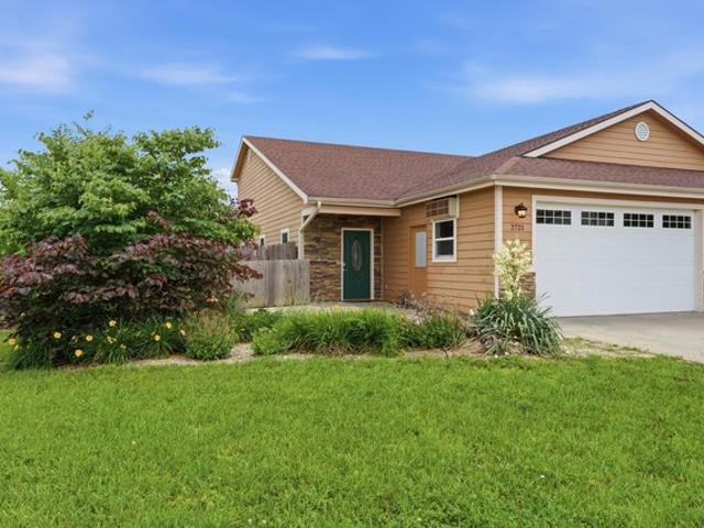 2721 Buttonwood Dr, Manhattan, KS 66502