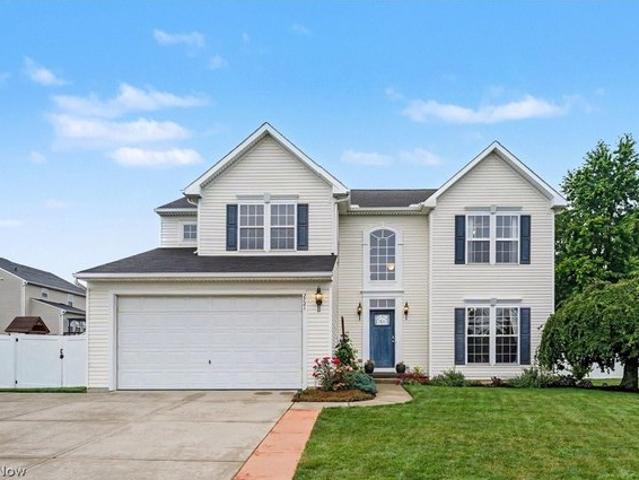 2721 Candlestick Dr, Norton, OH 44203