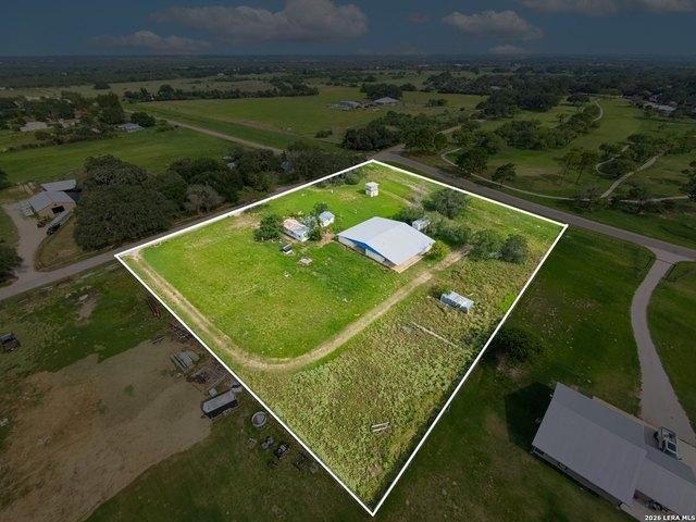 2721 County Road 676, Devine, TX 78016