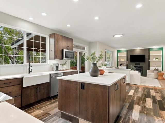 2721 E 138th Place
