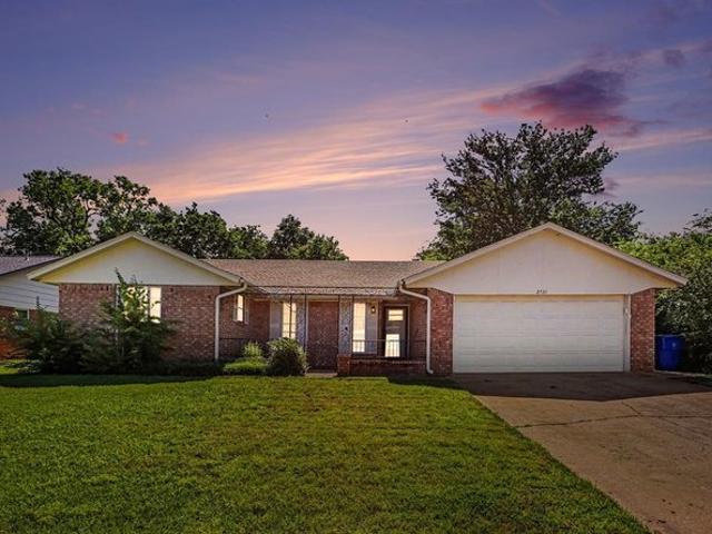2721 Forest Oak Cir, Norman, OK 73071
