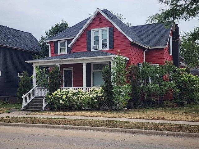 2721 Hall Ave, Marinette, WI 54143