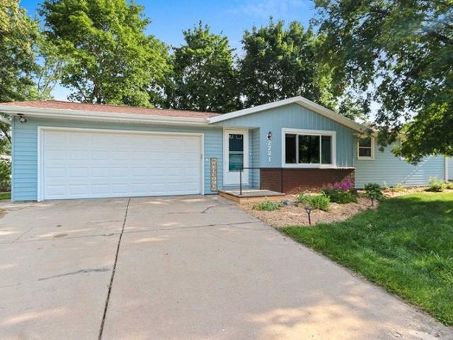 2721 Hazelwood Ln, Green Bay, WI 54304