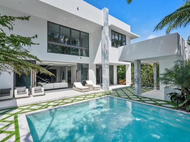 2721 17th Ave SW, Miami, FL 33133