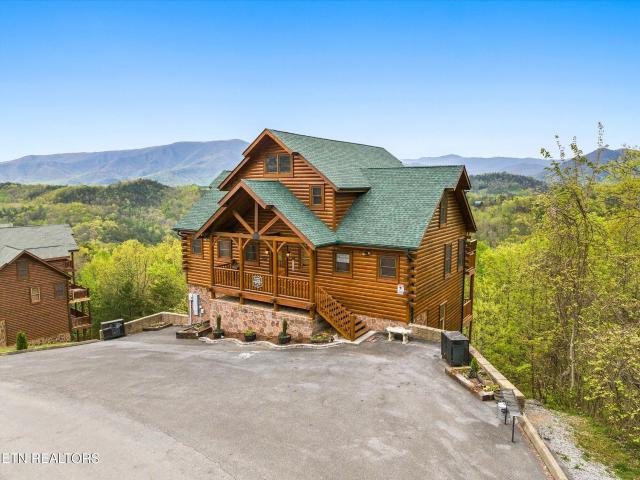 2722 Mountain Perserve Drive