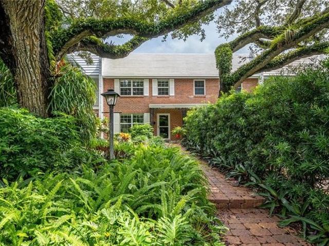 2722 Cardinal Dr, Vero Beach, FL 32963