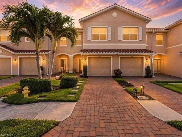 2722 Citrus St, Naples, FL 34120