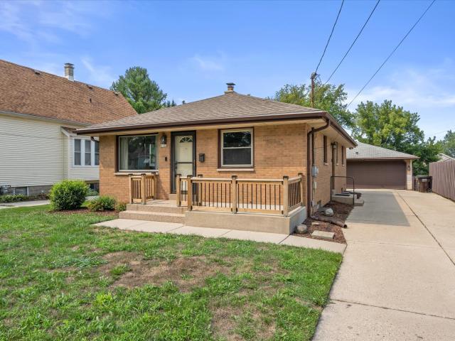 2722 E Denton Ave