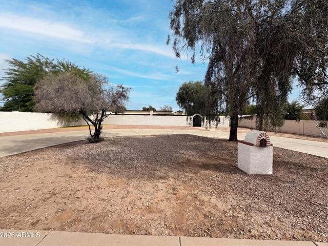 2722 E Nisbet Rd, Phoenix, AZ 85032