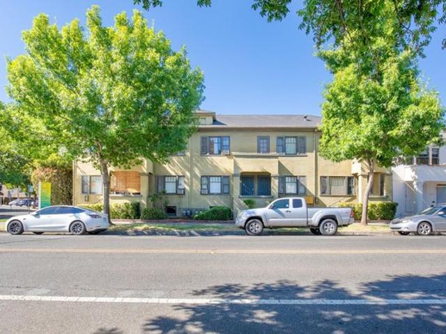 2722 T St, Sacramento, CA 95816