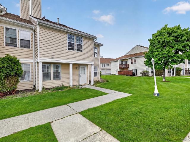 2722 Whispering Hills