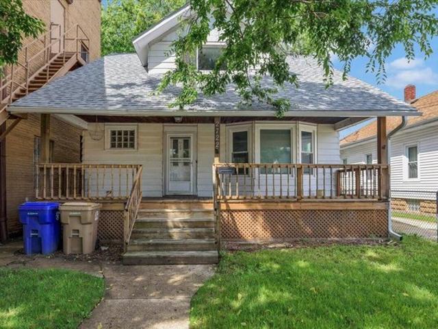 2722 63rd St, Kenosha, WI 53143