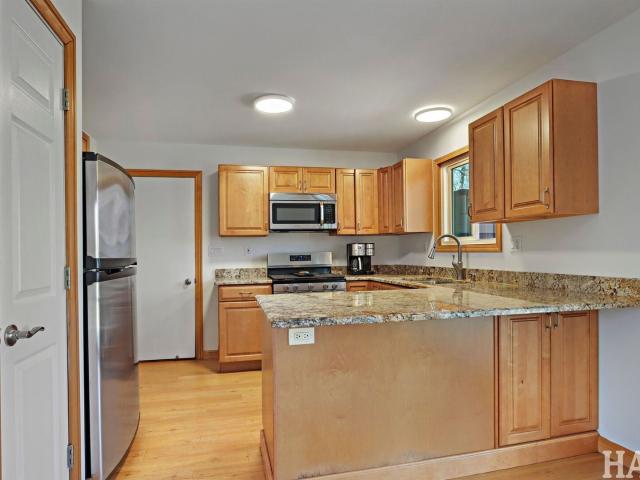 27236 W Northwest Hwy, Barrington, IL