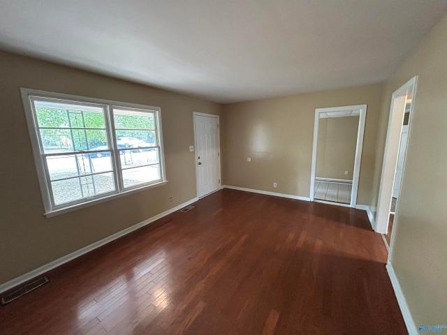 2723 Oaktree Lane