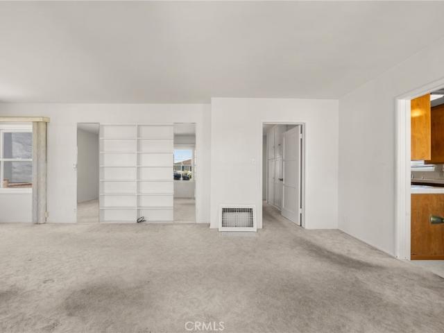 2723 S Averill