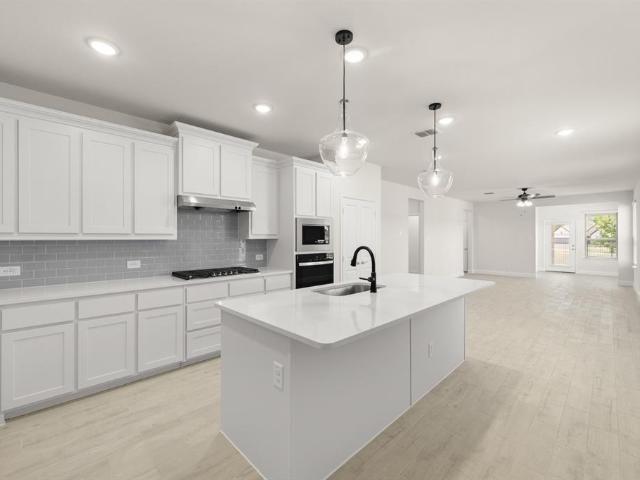 272 Cattleman Way