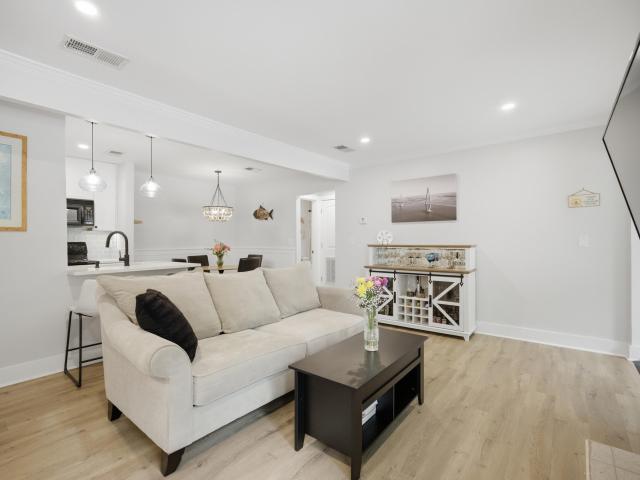 272 Alexandra Drive Unit 14