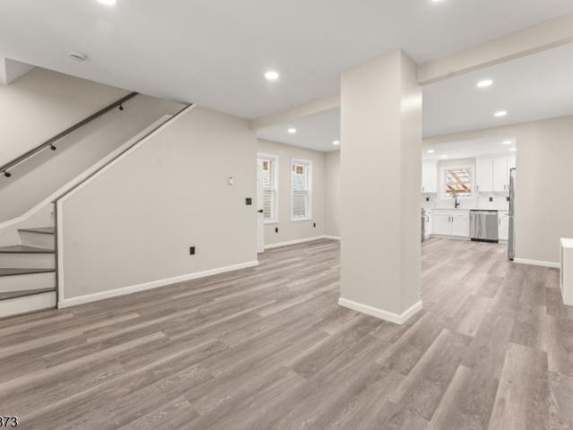 272 Burgess Pl