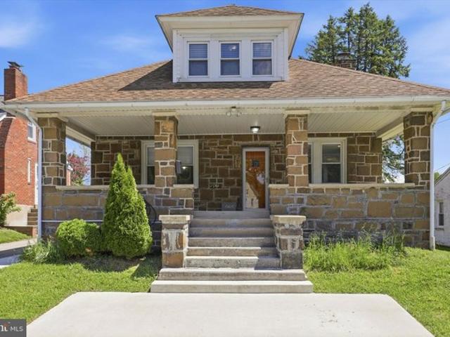 272 E North Ln, Conshohocken, PA 19428