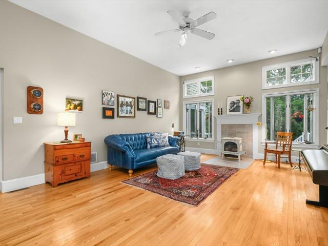 272 Falmouth Woods Rd