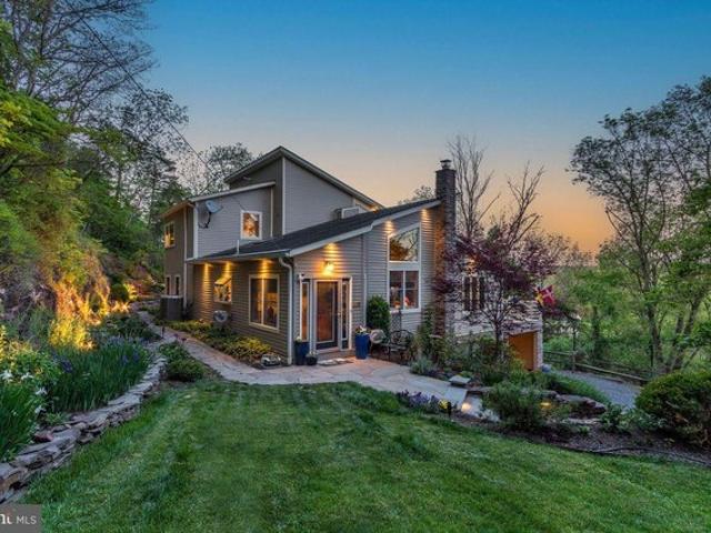 272 Headquarters Rd, Erwinna, PA 18920