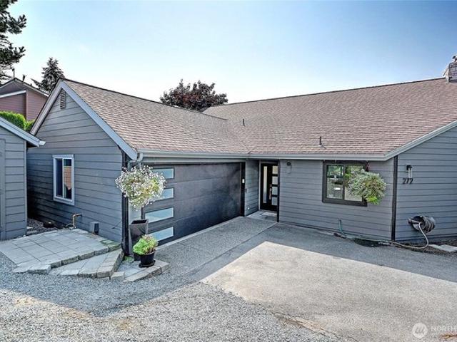 272 Loch Ln, Camano Island, WA 98282